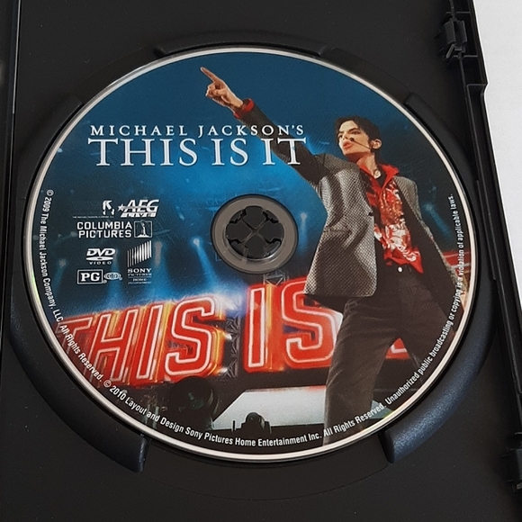 Michael Jackson | Media | Michael Jacksons This Is It Dvd With Never ...